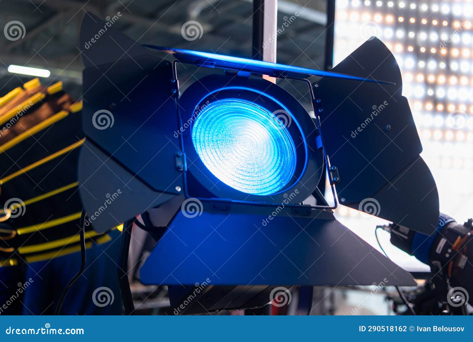 Powerful Cold Blue Light Source. Constant Light Spotlight. Narrow Beam ...