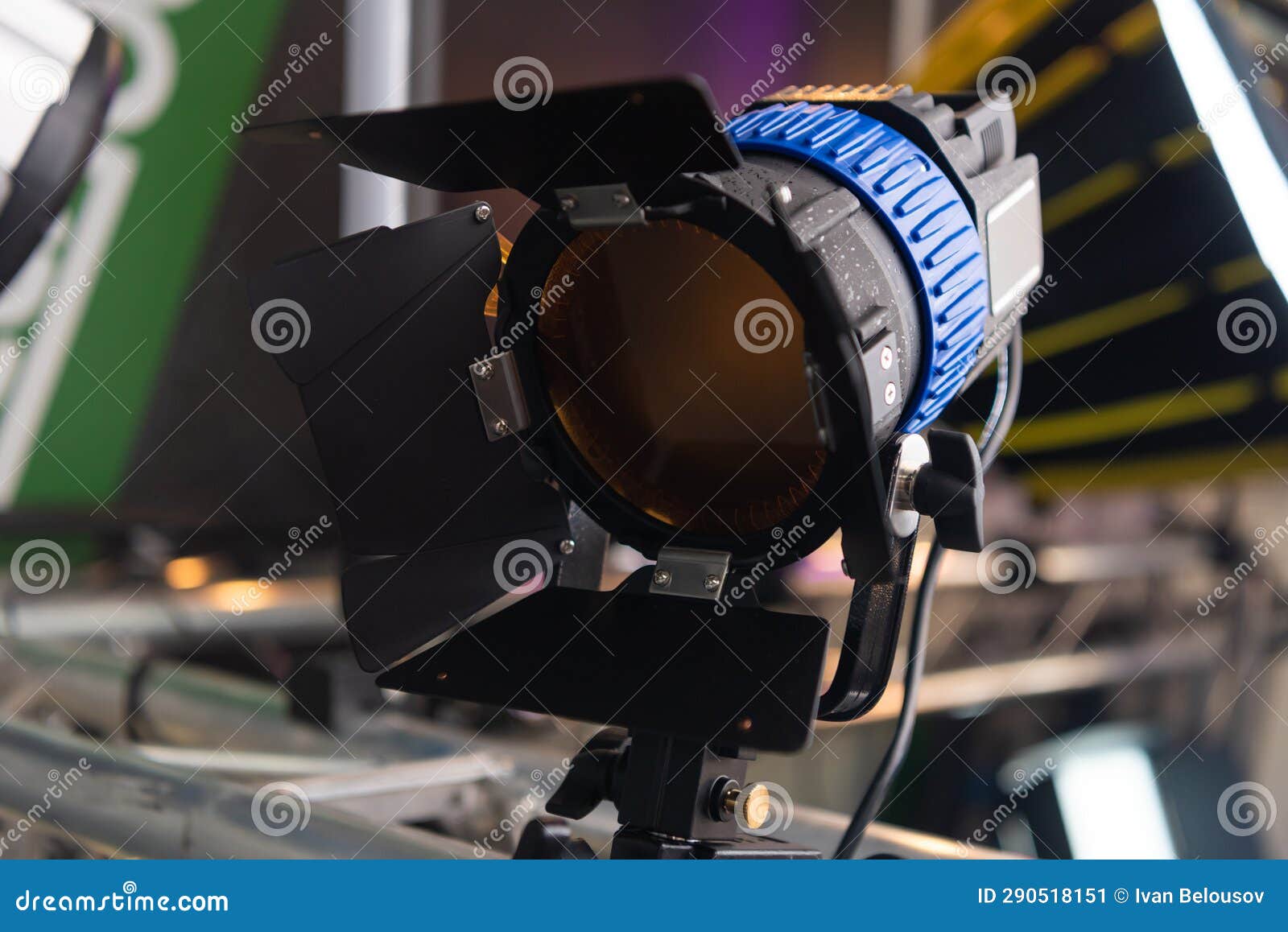 Powerful Light Source. Constant Light Spotlight. Impulse Monoblock with ...