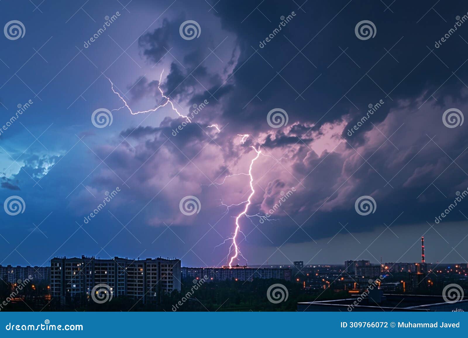 Powerful Moment Lightning Strike Captured during a Dramatic ...