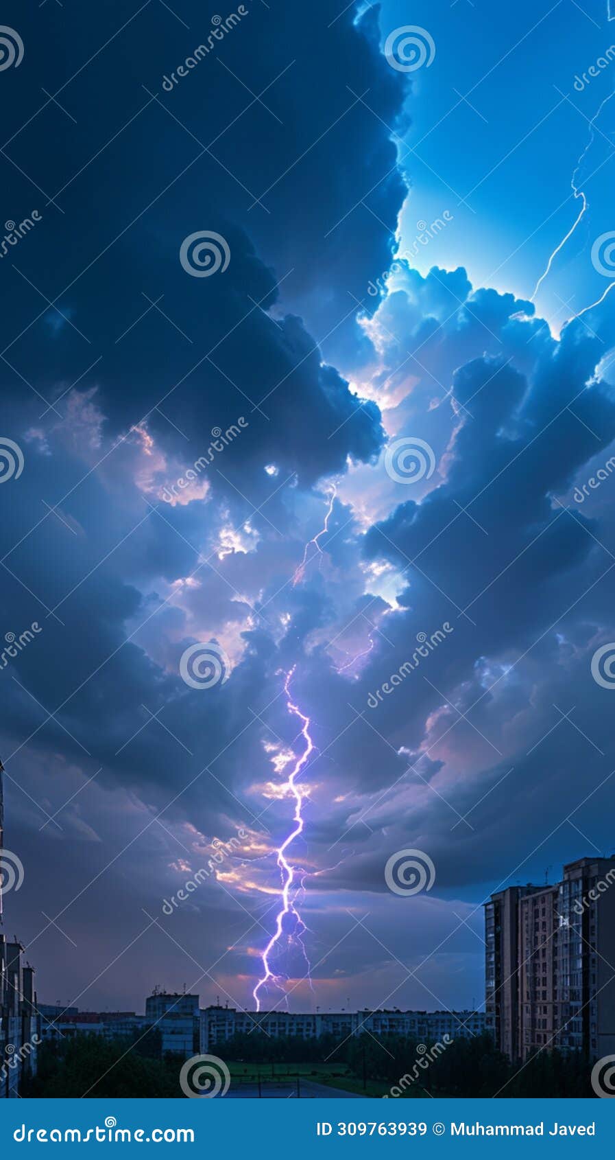 Powerful Moment Lightning Strike Captured during a Dramatic ...