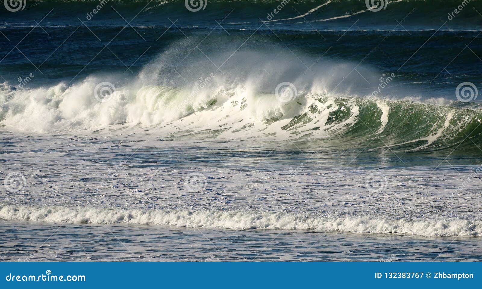 Powerful ocean wave stock image. Image of coastal, powerful - 132383767