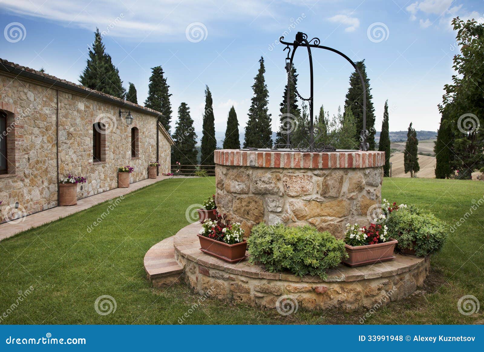 Pozo artesiano foto de archivo. Imagen de detalle, casa - 33991948