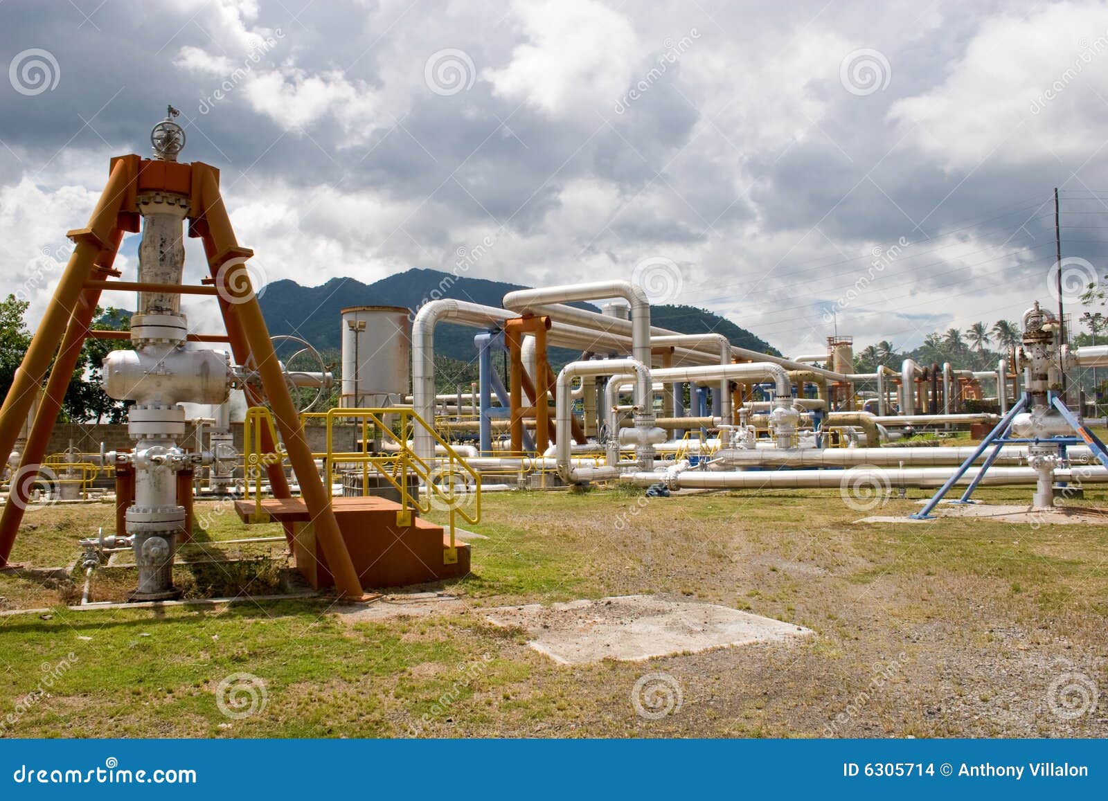 Pozzo geotermico 3 fotografia stock. Immagine di montagna - 6305714