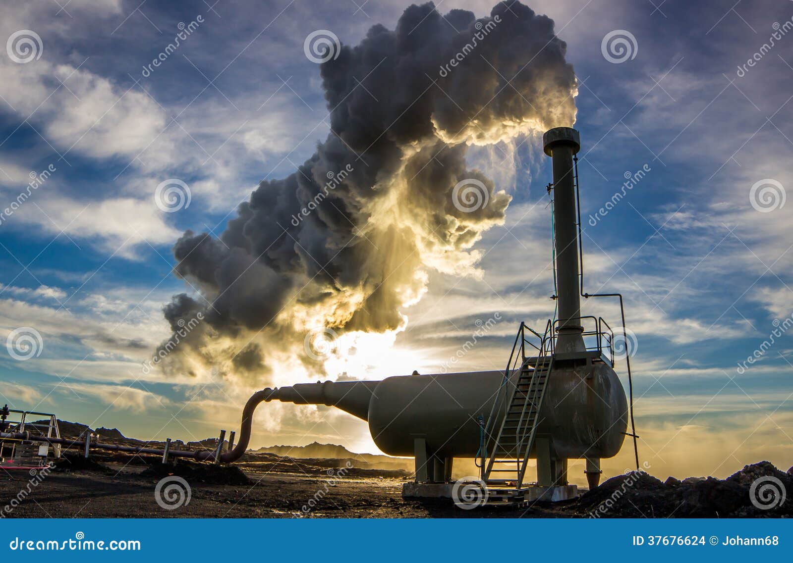 Pozzo Trivellato Geotermico Fotografia Stock - Immagine di lava ...