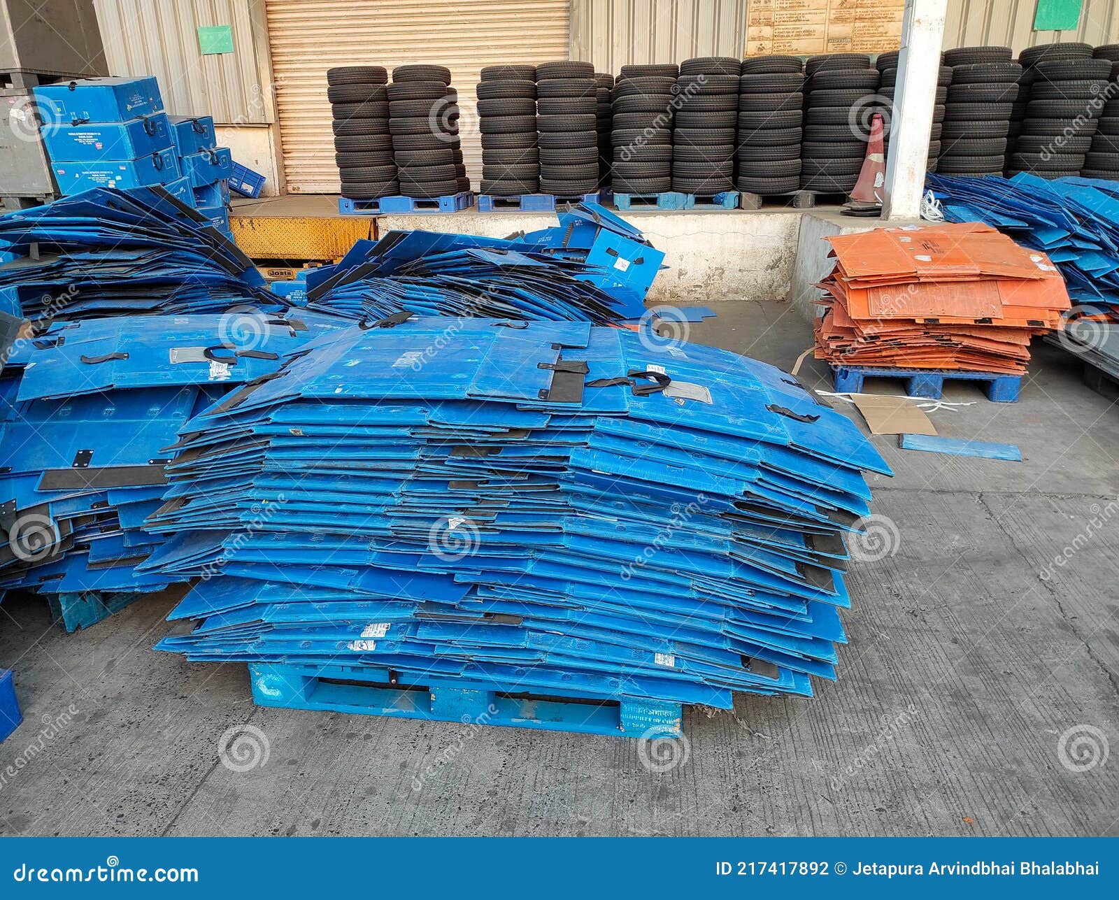 PP Corrugated Separator Boxes Editorial Photography - Image of sheets ...