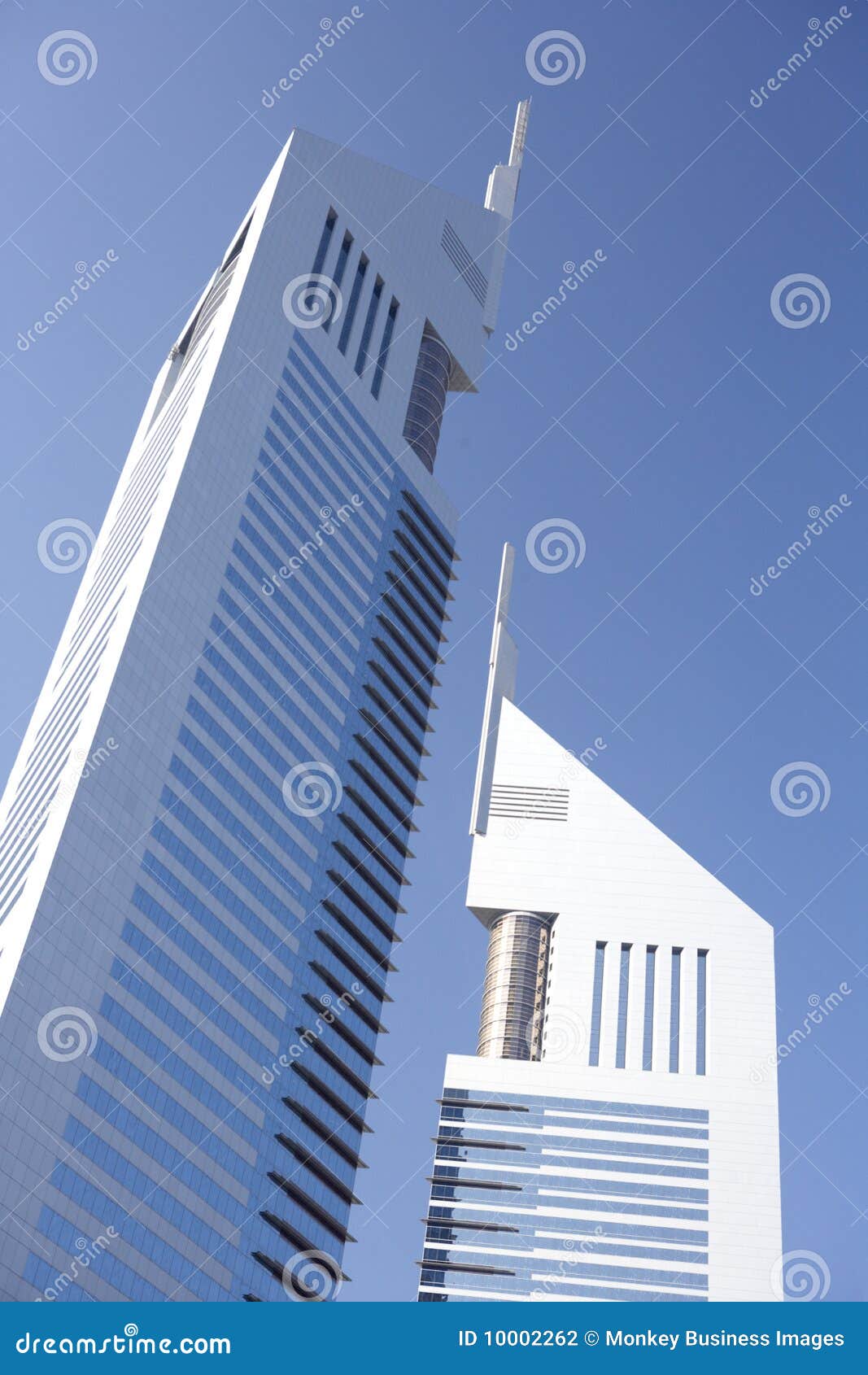 Prédios De Escritórios Modernos Em Dubai Foto de Stock - Imagem de ...