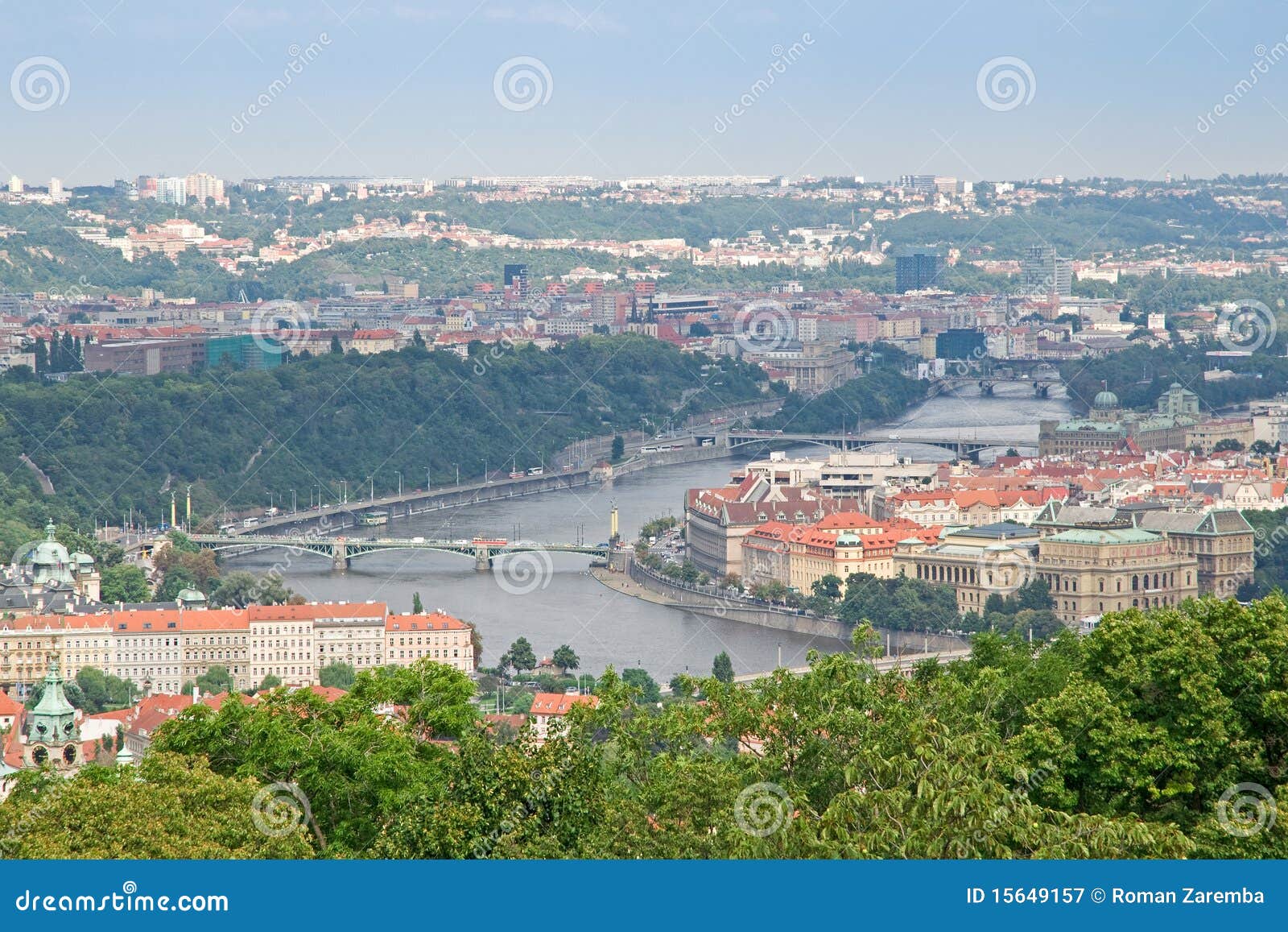 Praag, de Rivier Moldau stock afbeelding. Afbeelding bestaande uit ...
