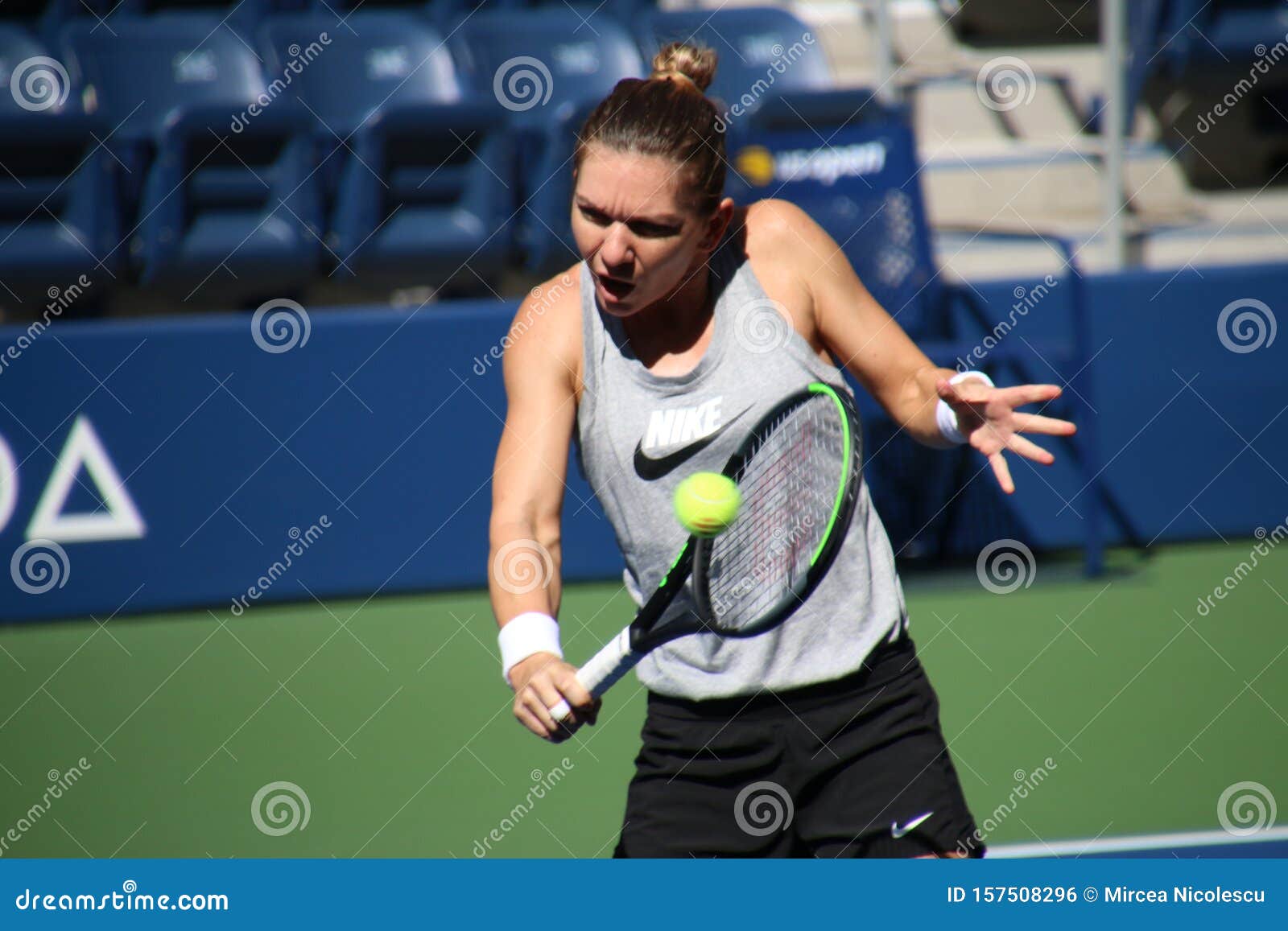 Simona Halep editorial photo. Image of session, simona - 157508296