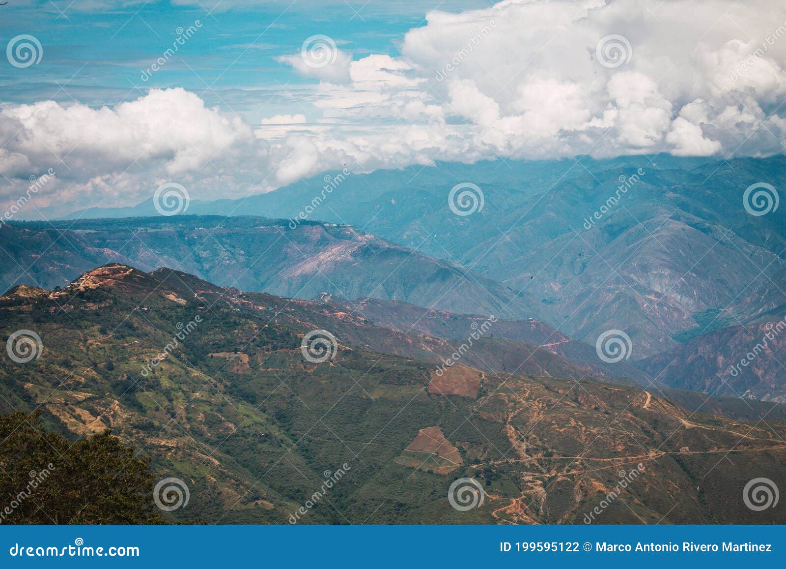 Pradera verde de colombia foto de archivo. Imagen de turismo - 199595122