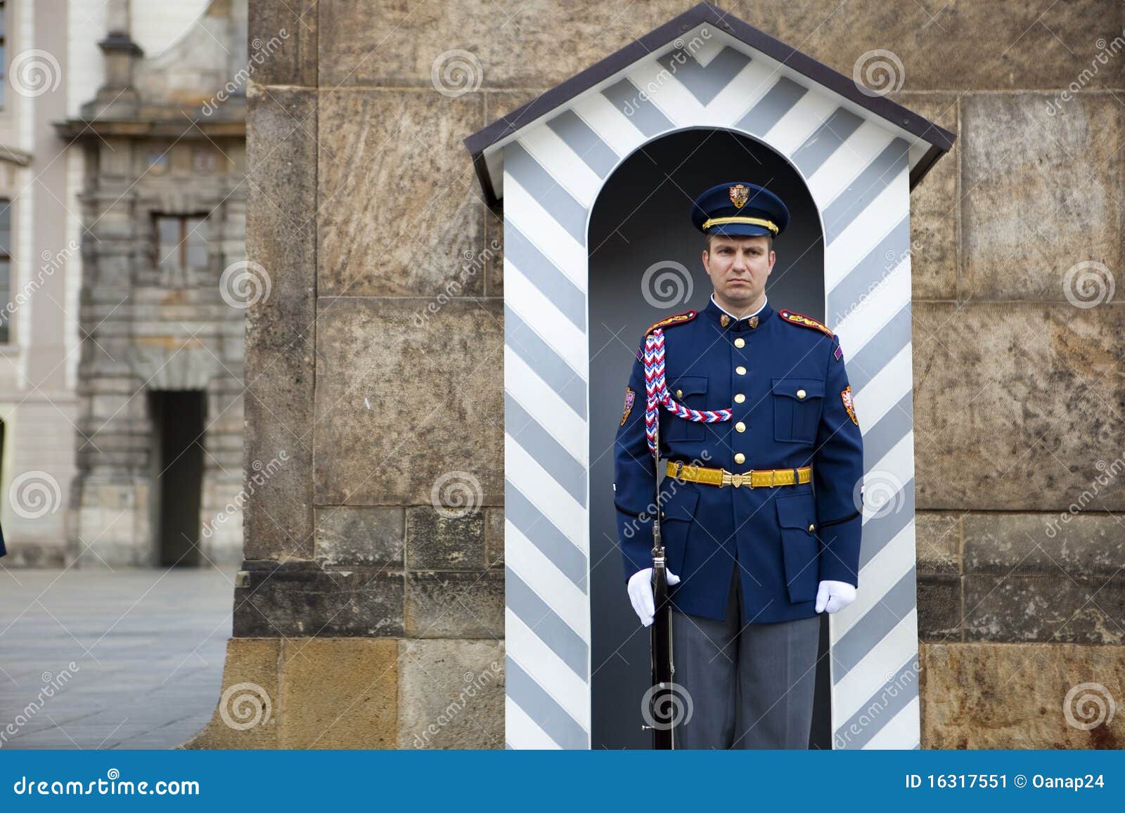 Prague castle guard editorial photo. Image of guns, exterior - 16317551
