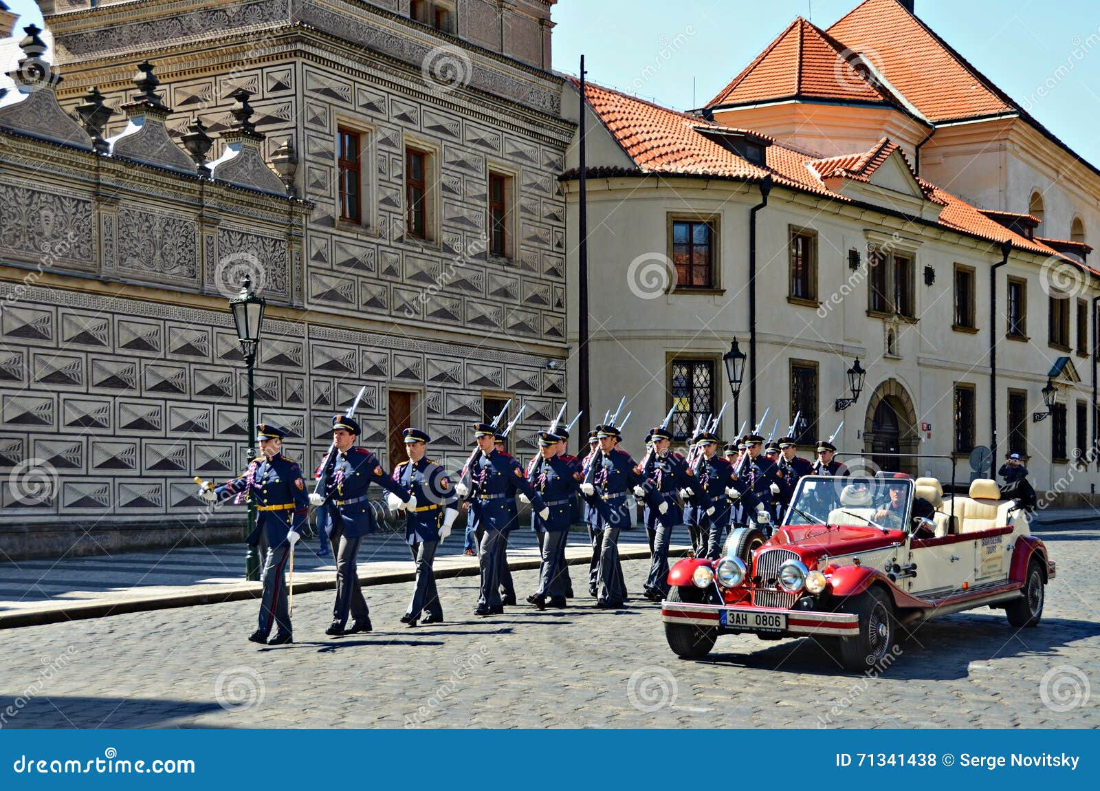 Prague Castle Guards editorial stock photo. Image of castles - 71341438