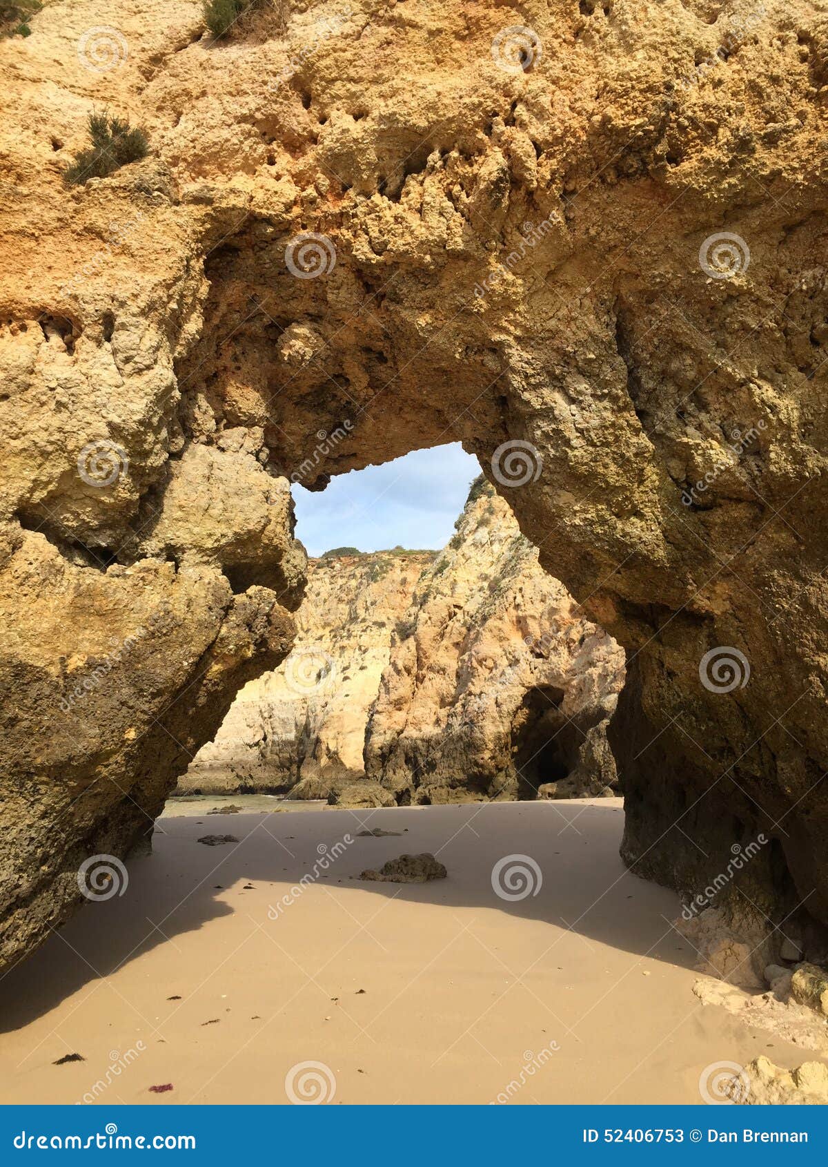 Praia da Rocha editorial stock photo. Image of portugal - 52406753