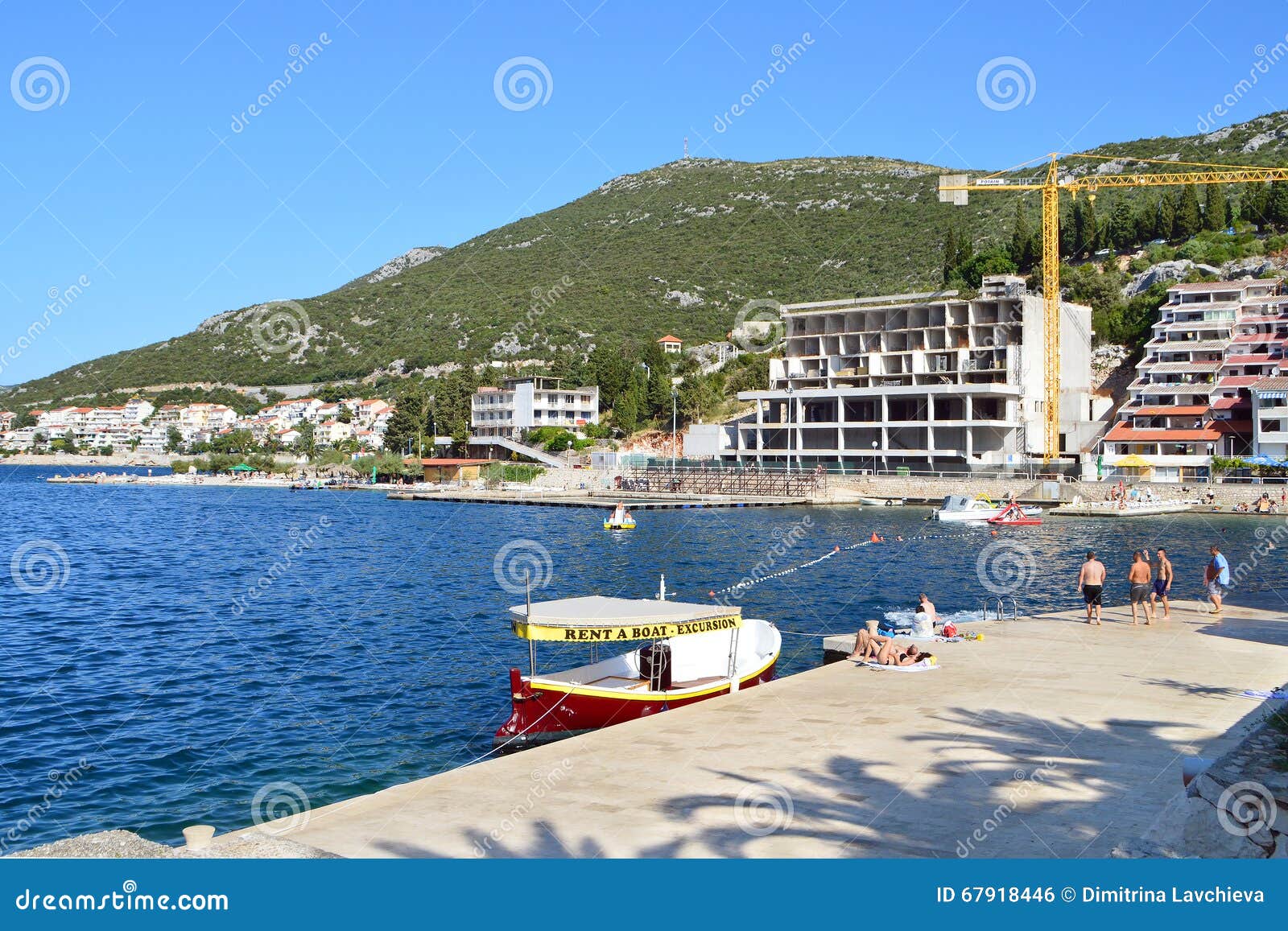 A praia de Neum foto editorial. Imagem de povos, necessidades - 67918446