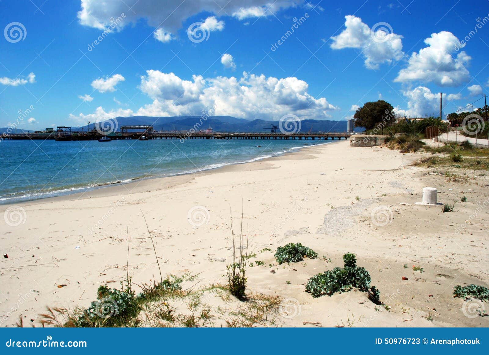Praia De Puente Mayorga, Espanha Imagem de Stock - Imagem de molhe ...