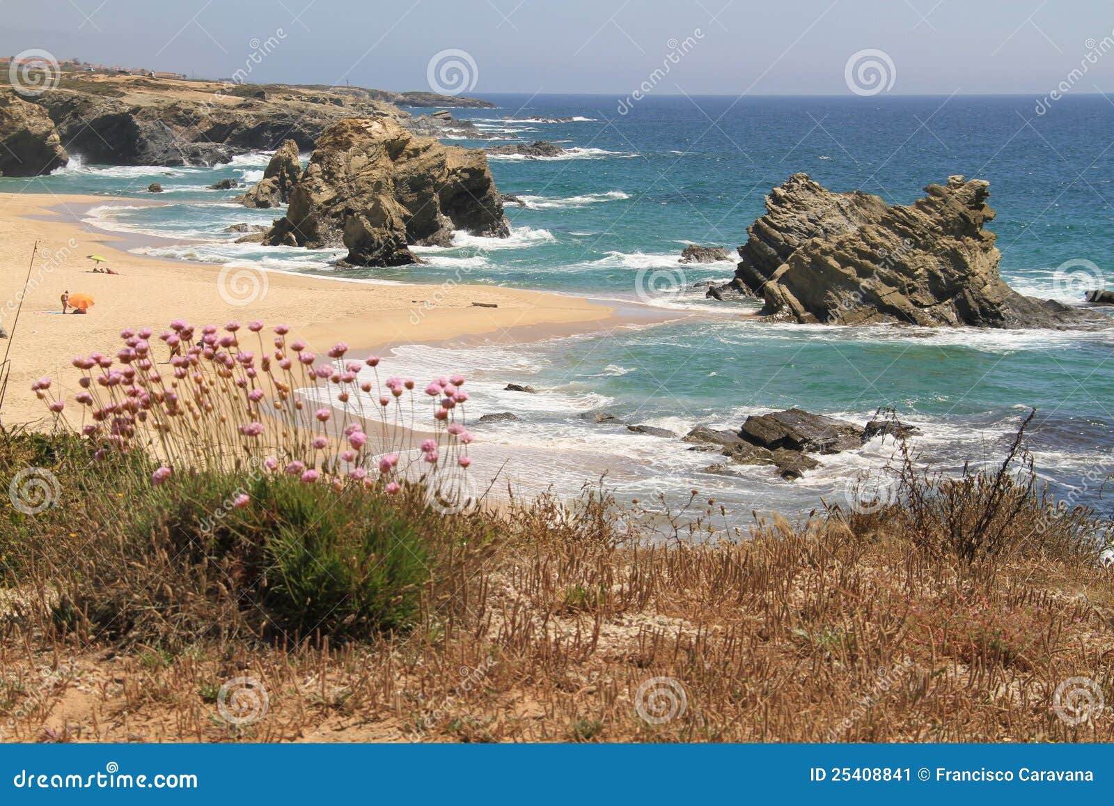 Praia de Samoqueira imagem de stock. Imagem de paisagem - 25408841