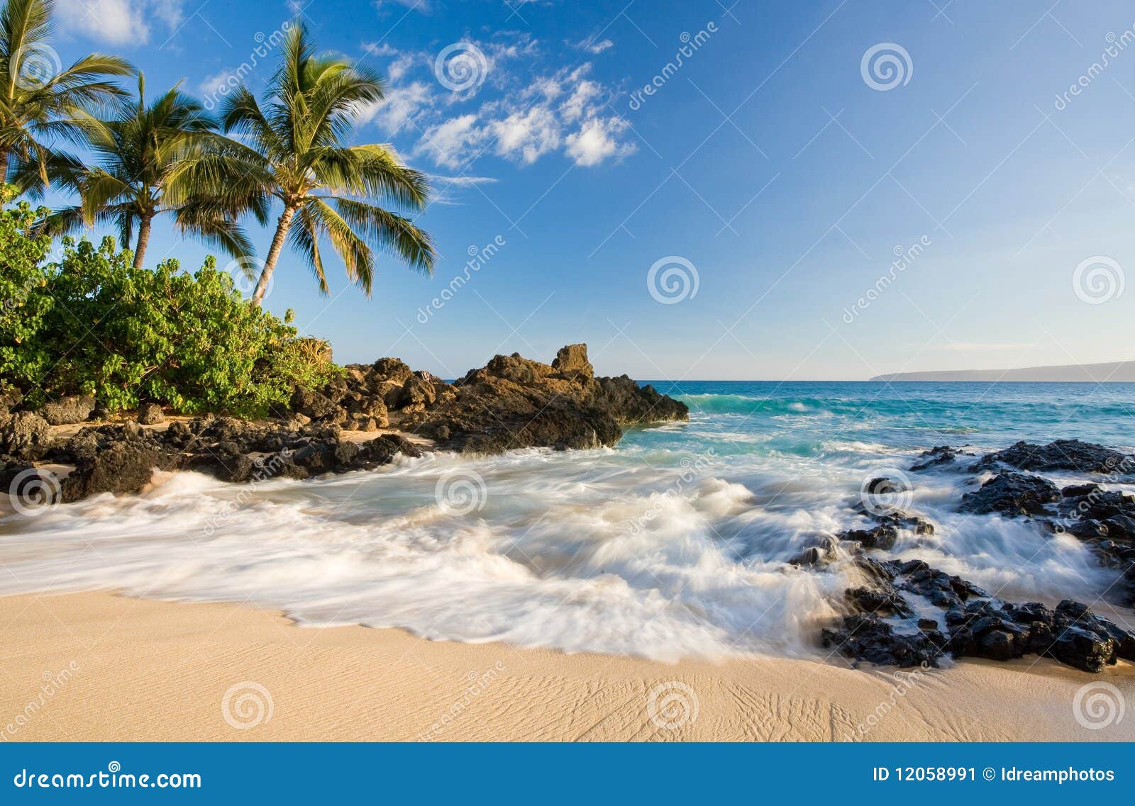 Praia maui tropical Havaí imagem de stock. Imagem de paisagem - 12058991