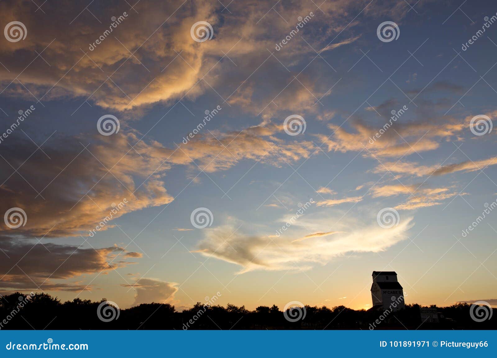 Prairie Scene Saskatchewan stock image. Image of view - 101891971