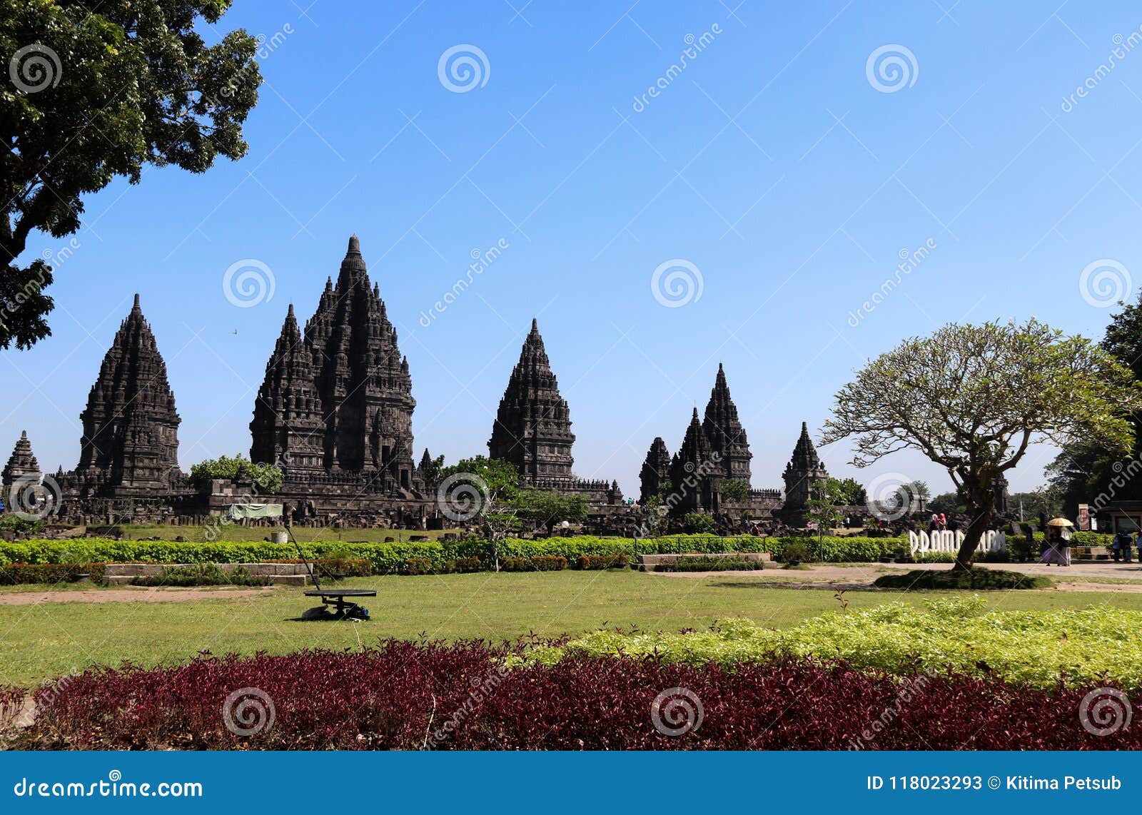 Prambanan-Tempel Nahe Yogyakarta Auf Java-Insel Indonesien ...
