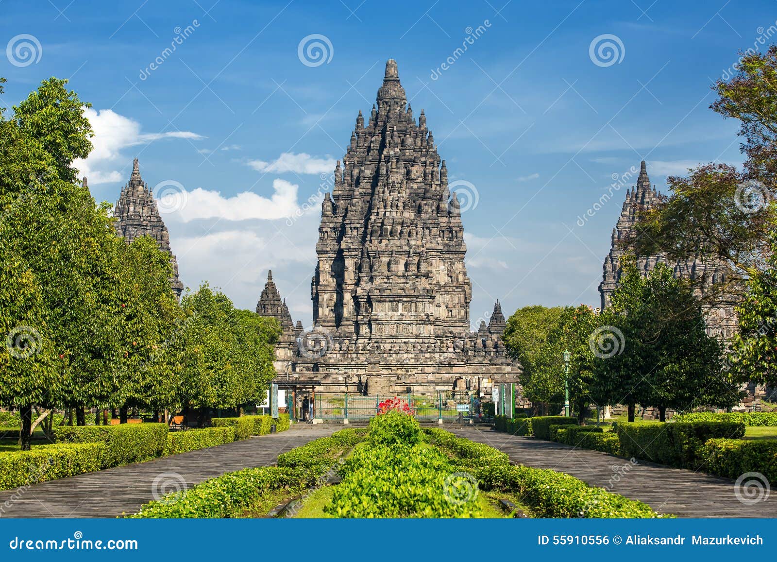 Prambanantempel Dichtbij Yogyakarta, Het Eiland Van Java, Indonesië Stock Foto - Image of ...