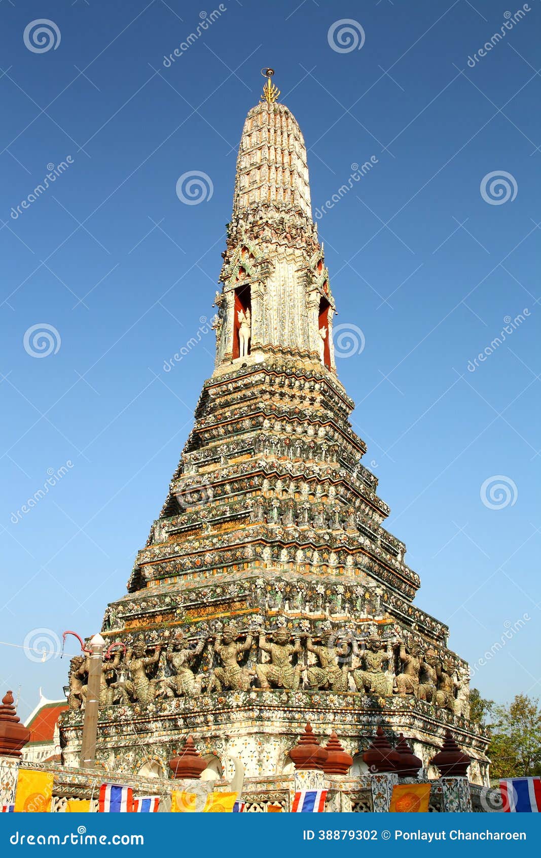Prang of temple bangkok stock photo. Image of religion - 38879302