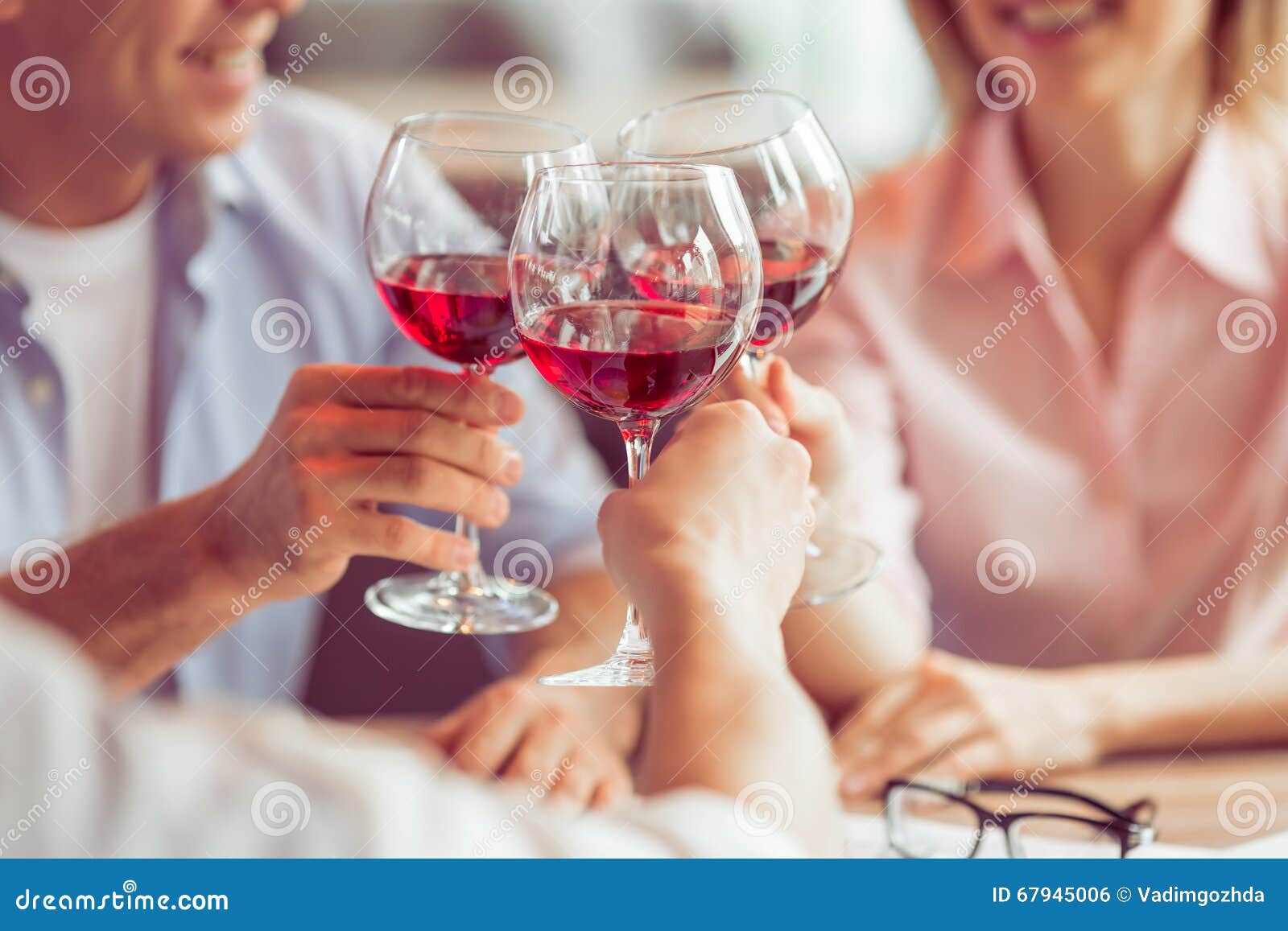 Pranzo Di Lavoro Al Ristorante Fotografia Stock - Immagine di chiusura ...