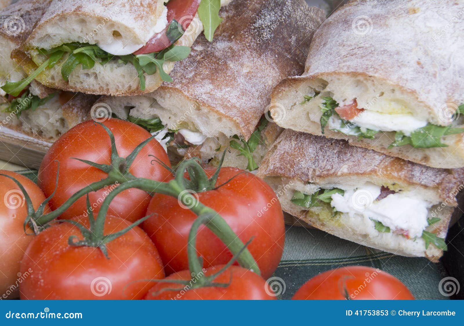 Pranzo italiano immagine stock. Immagine di europa, italiano - 41753853