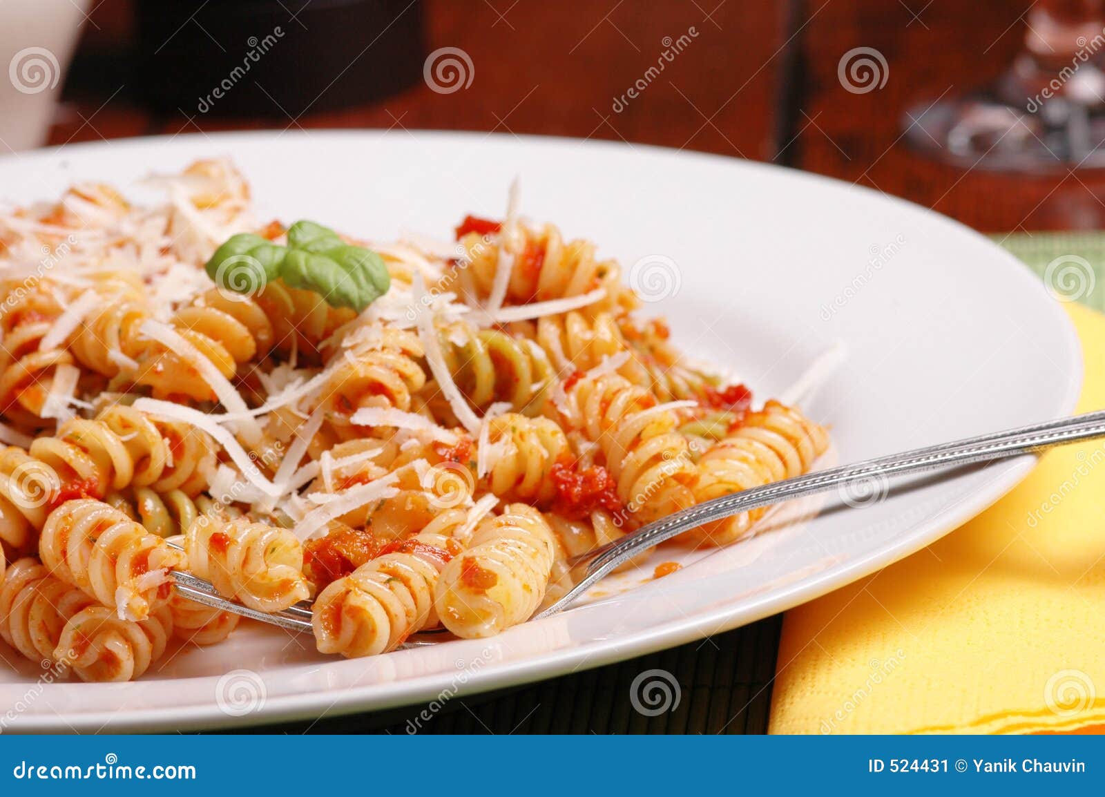 Pranzo italiano immagine stock. Immagine di pasto, sano - 524431