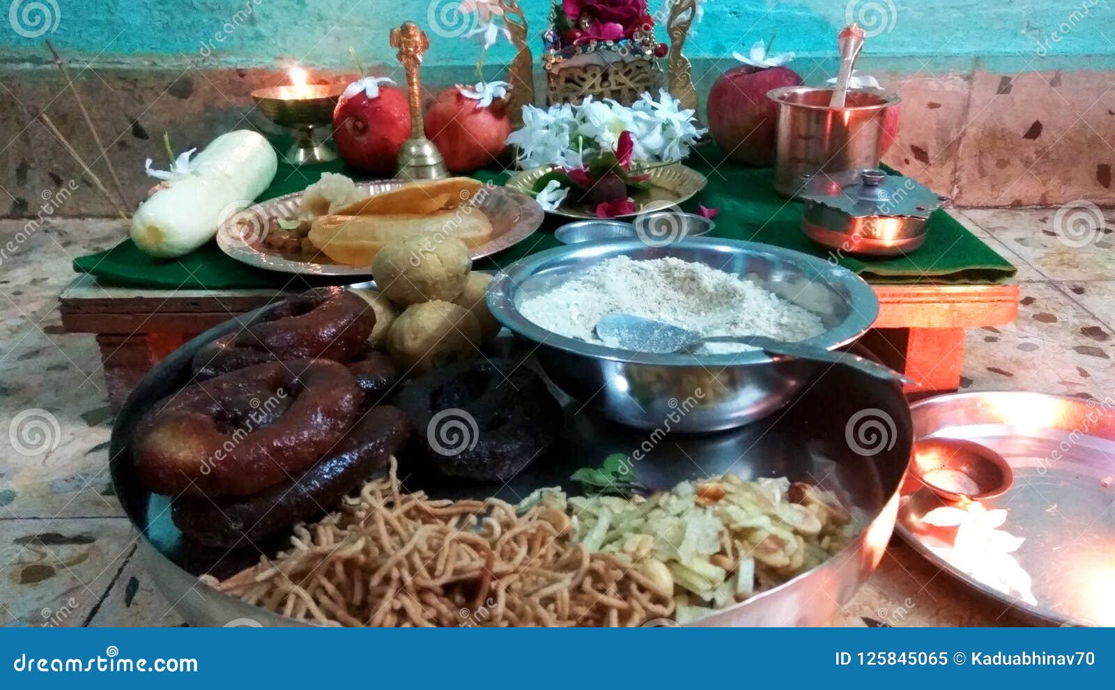 Prasad Plate imagem de stock. Imagem de tradicional - 125845065