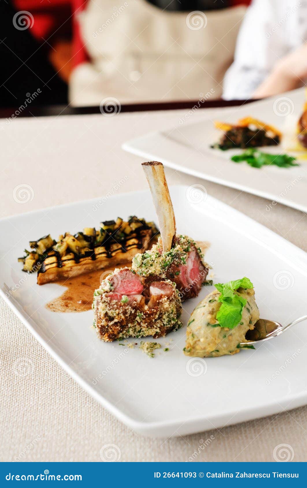 Prato do cordeiro imagem de stock. Imagem de restaurante - 26641093