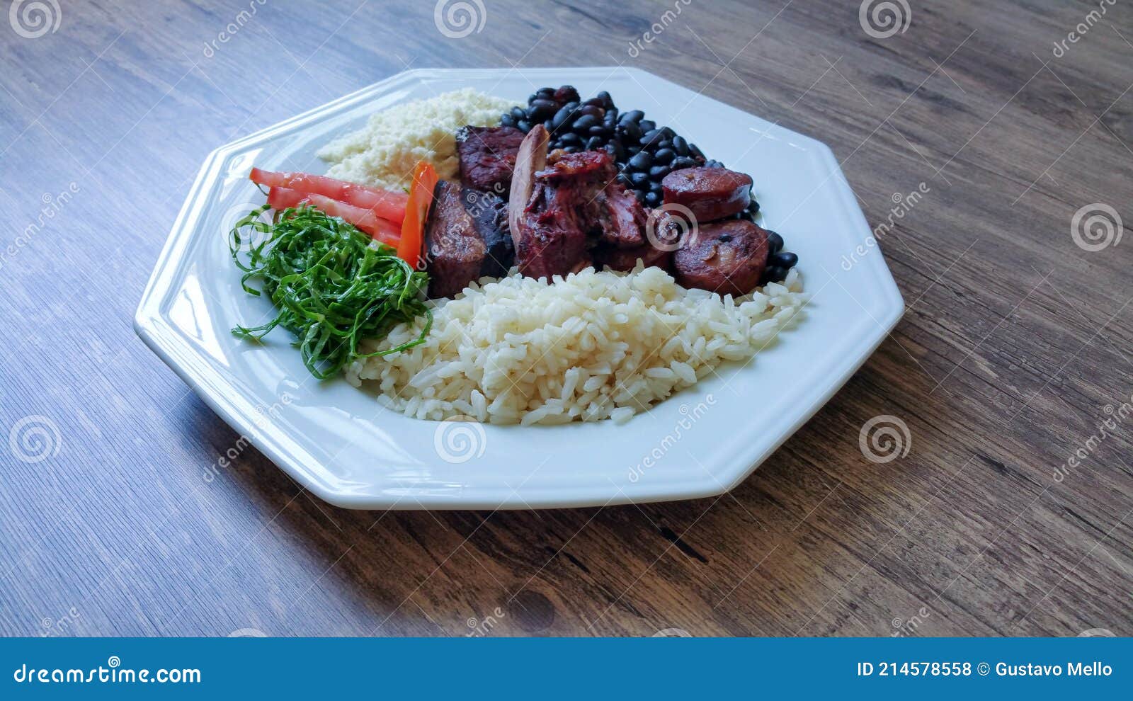 Prato Tradicional Feijoada Brasileira Foto de Stock - Imagem de ...