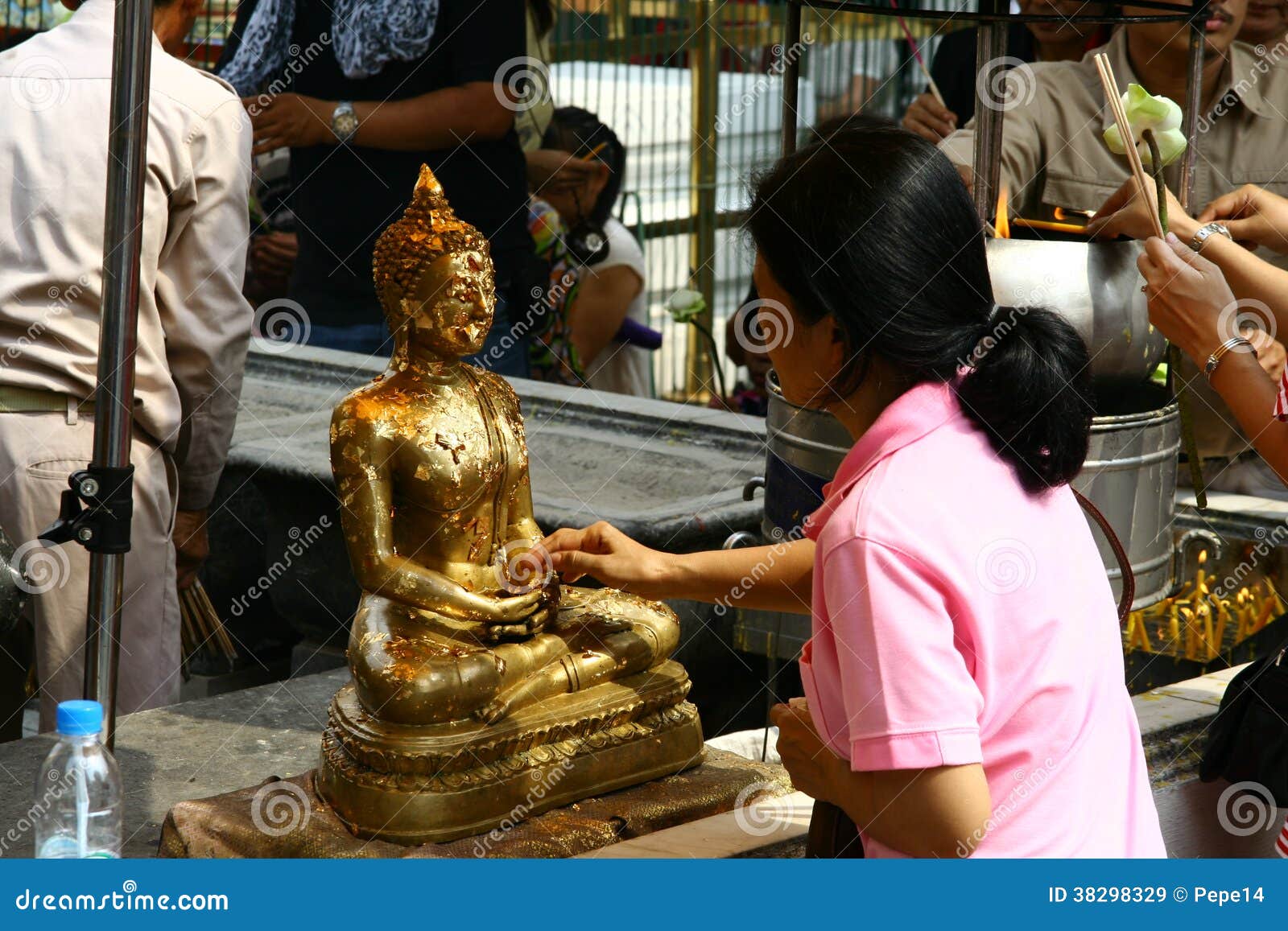 Pray to Buddha editorial stock image. Image of gold, oriental - 38298329