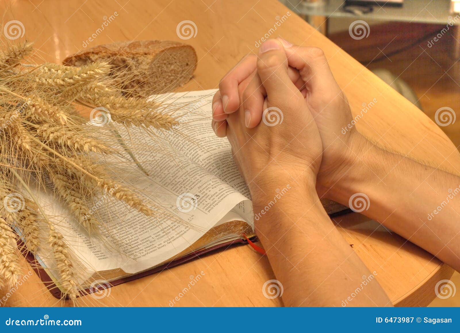 Prayed imagem de stock. Imagem de texto, espiritualidade - 6473987