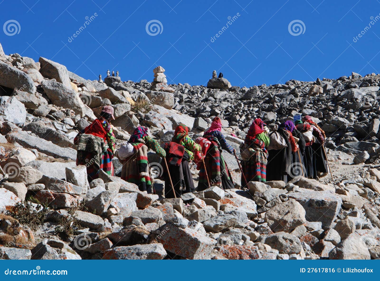 Praying around Kailash editorial photo. Image of khabadkarpo - 27617816