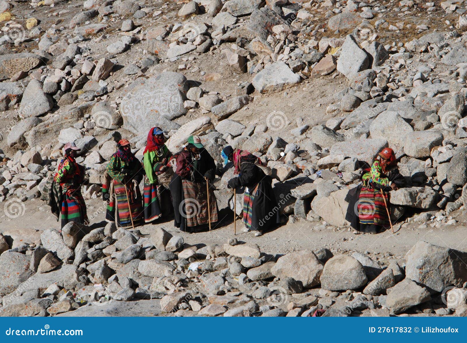 Praying around Kailash editorial photography. Image of pray - 27617832