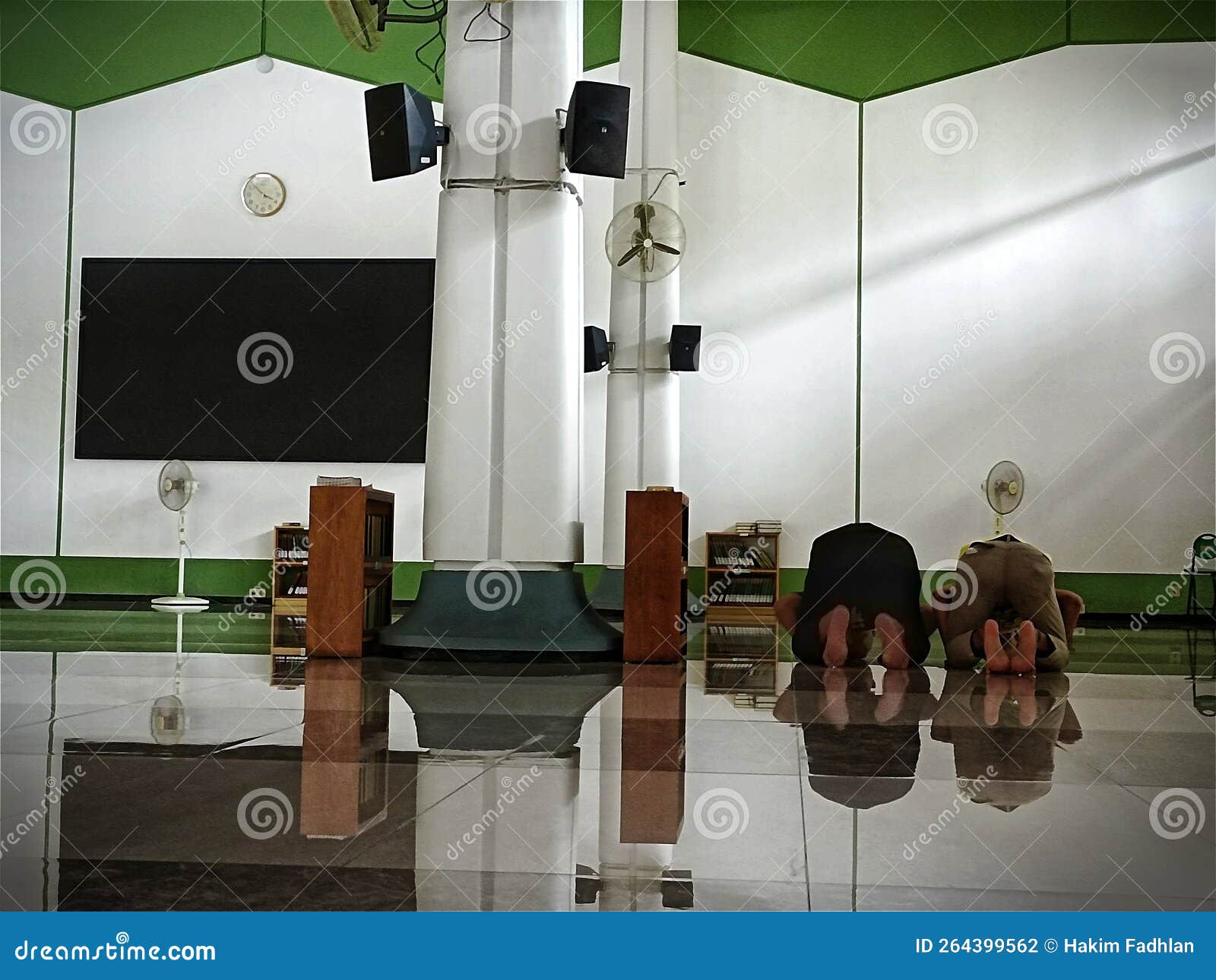 Praying Shalah in the Mosque Stock Photo - Image of mosque, shalah ...