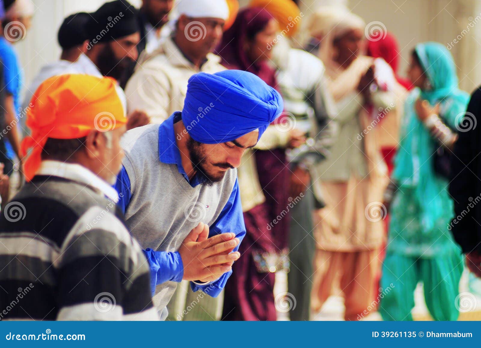 Praying Sikh in Amritsar editorial image. Image of religion - 39261135
