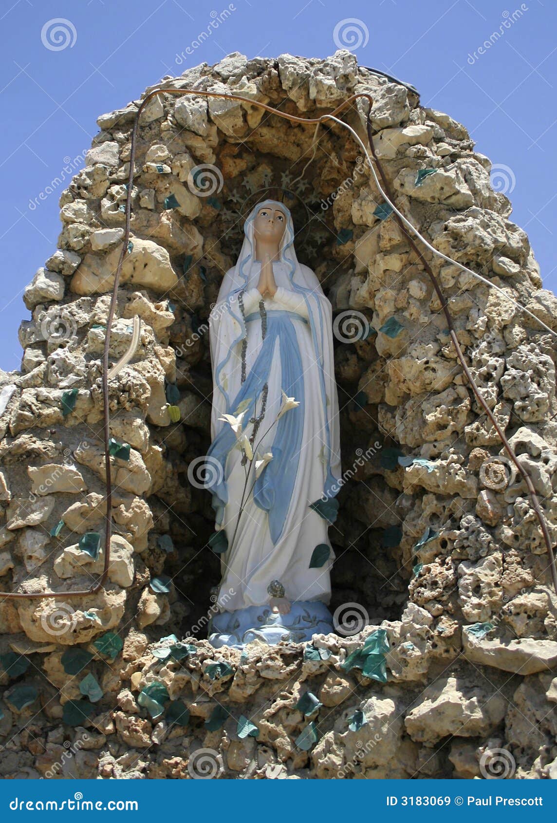Praying statue of mary, stock image. Image of battle, hope - 3183069