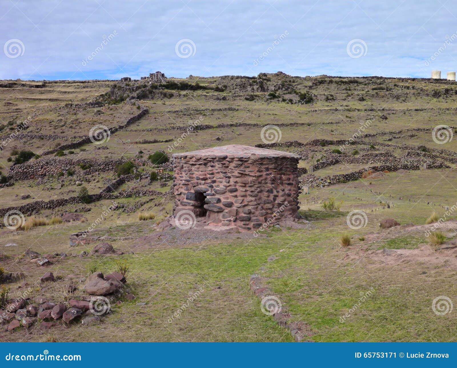 Pre-incan Burrial Site Sillustani with Chulpas Stock Image - Image of ...