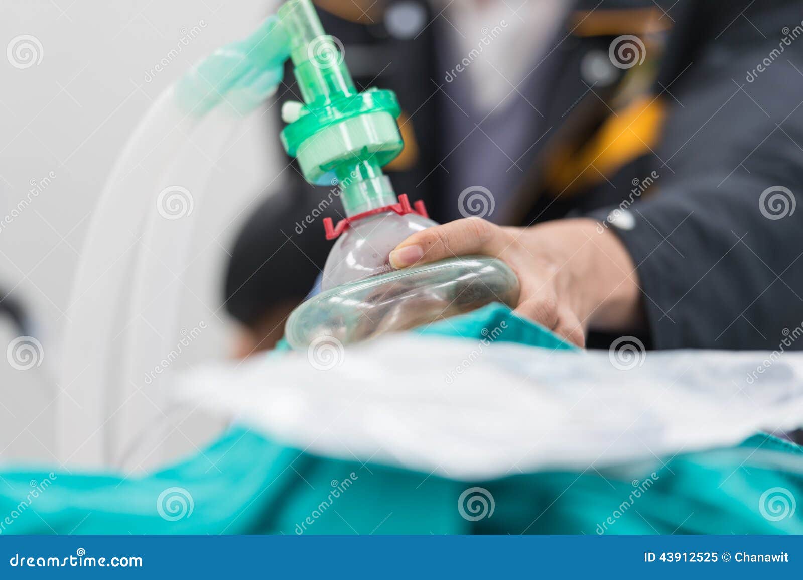Pre oxygenation stock image. Image of anesthesia, doctor - 43912525
