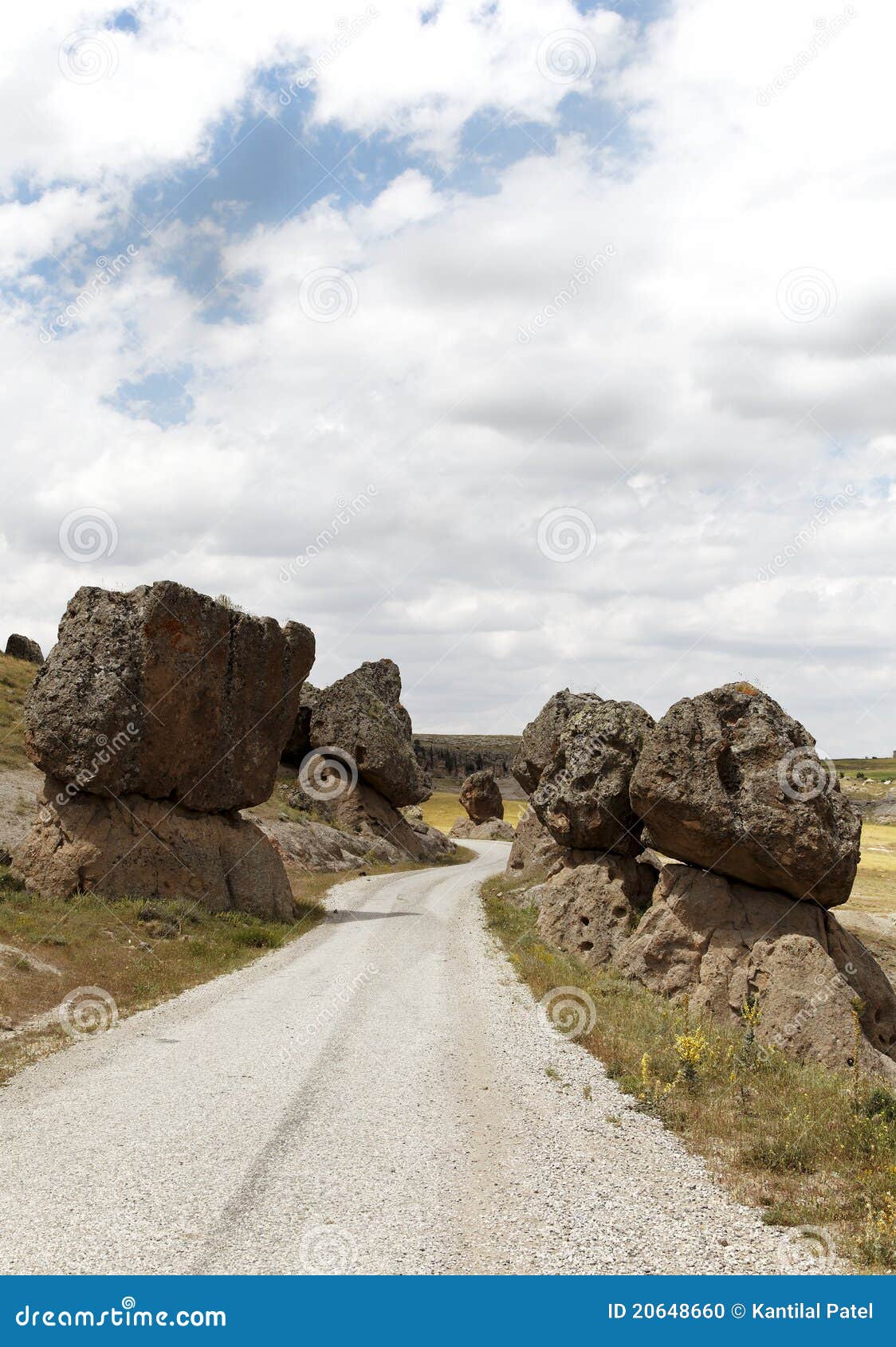 Precarious Balanced Volcanic Rocks Stock Photo - Image of balanced ...