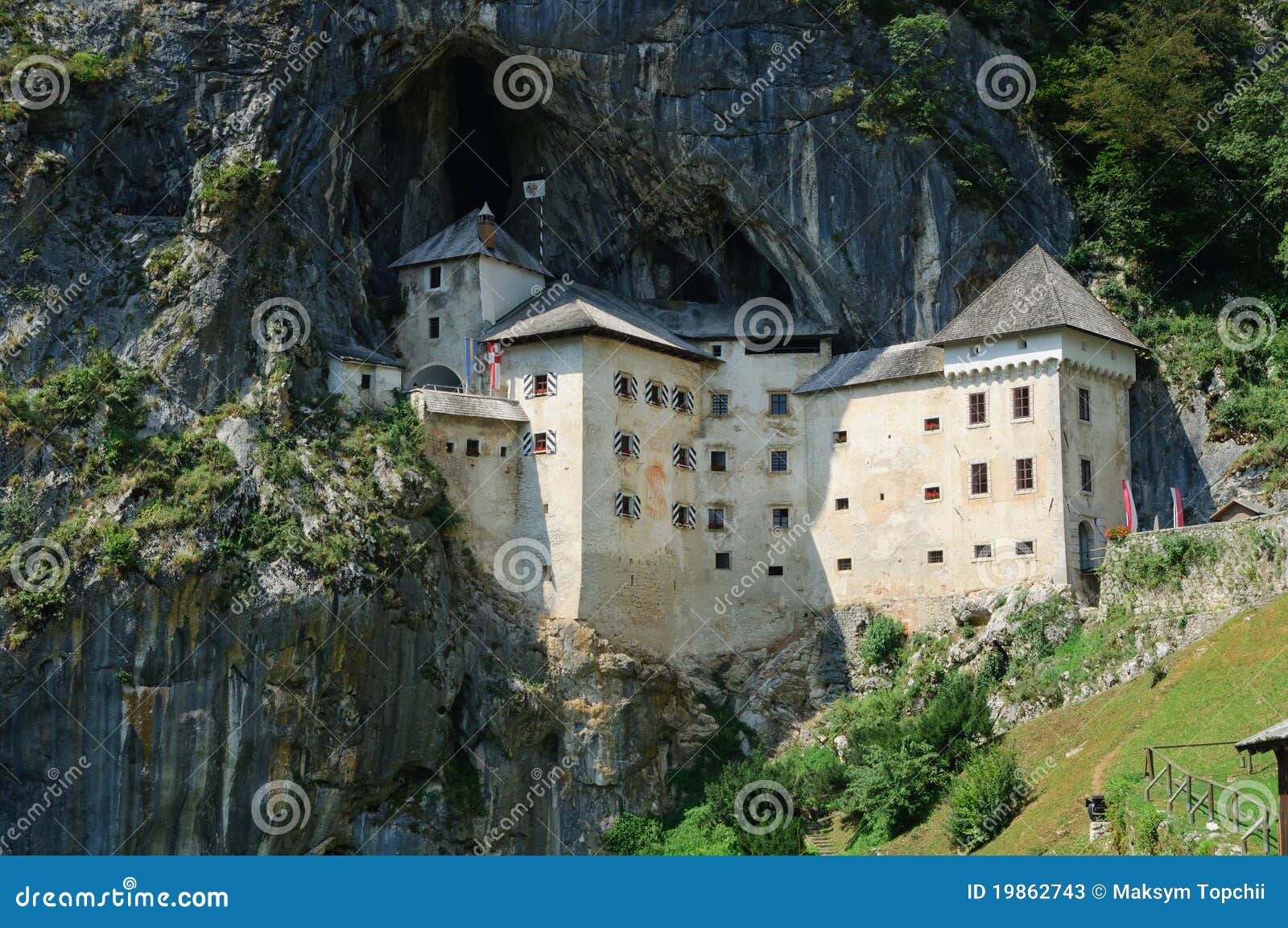 Predjama Castle in Postojna, Slovenia Stock Image - Image of defend ...