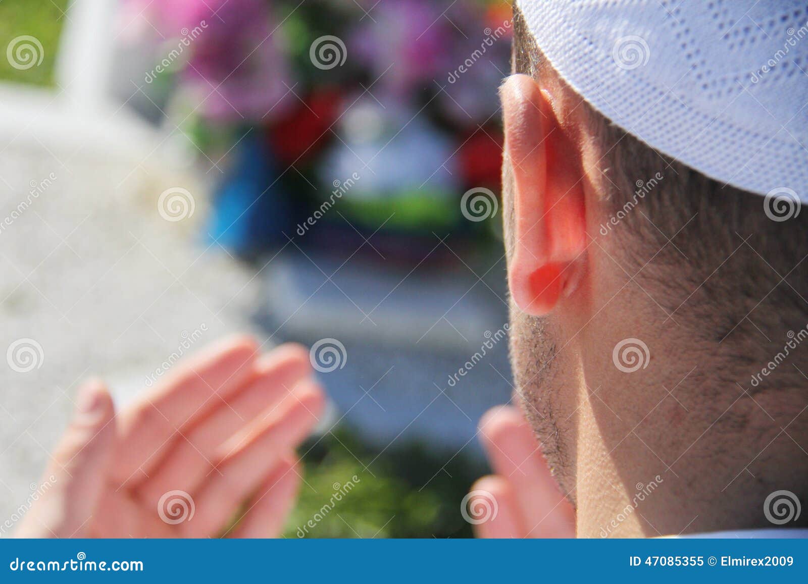 Pregare Islamico Sulla Persona Morta Immagine Stock - Immagine di nave ...