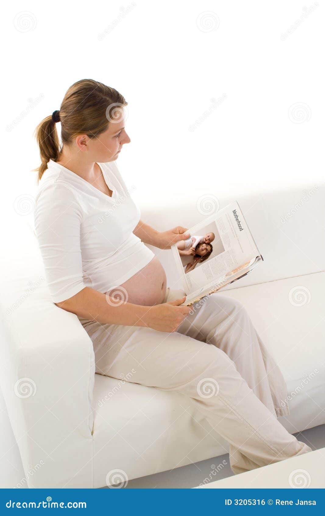 Pregnant Mom Reading on Sofa Stock Photo - Image of pregnancy, mother ...