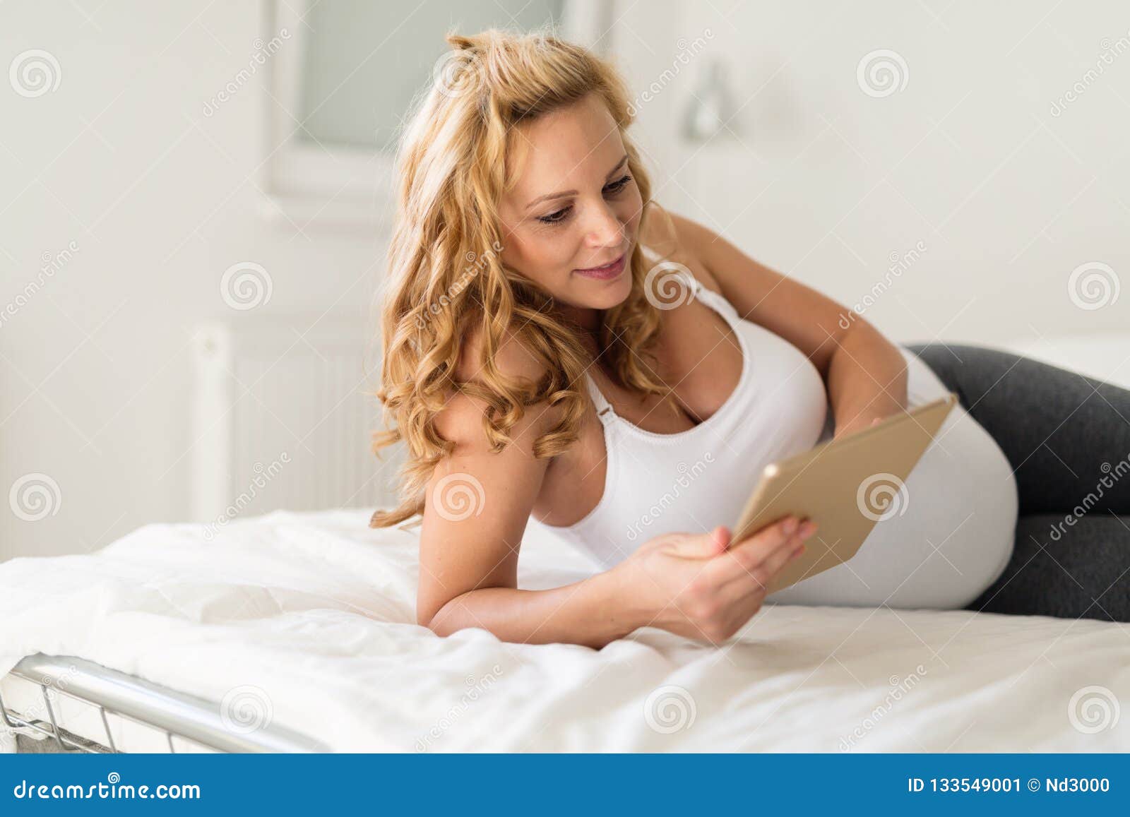 Pregnant Woman Relaxing and Using Tablet Stock Image - Image of lovely ... Pregnant Woman Relaxing and Using Tablet Stock Image - Image of lovely ...