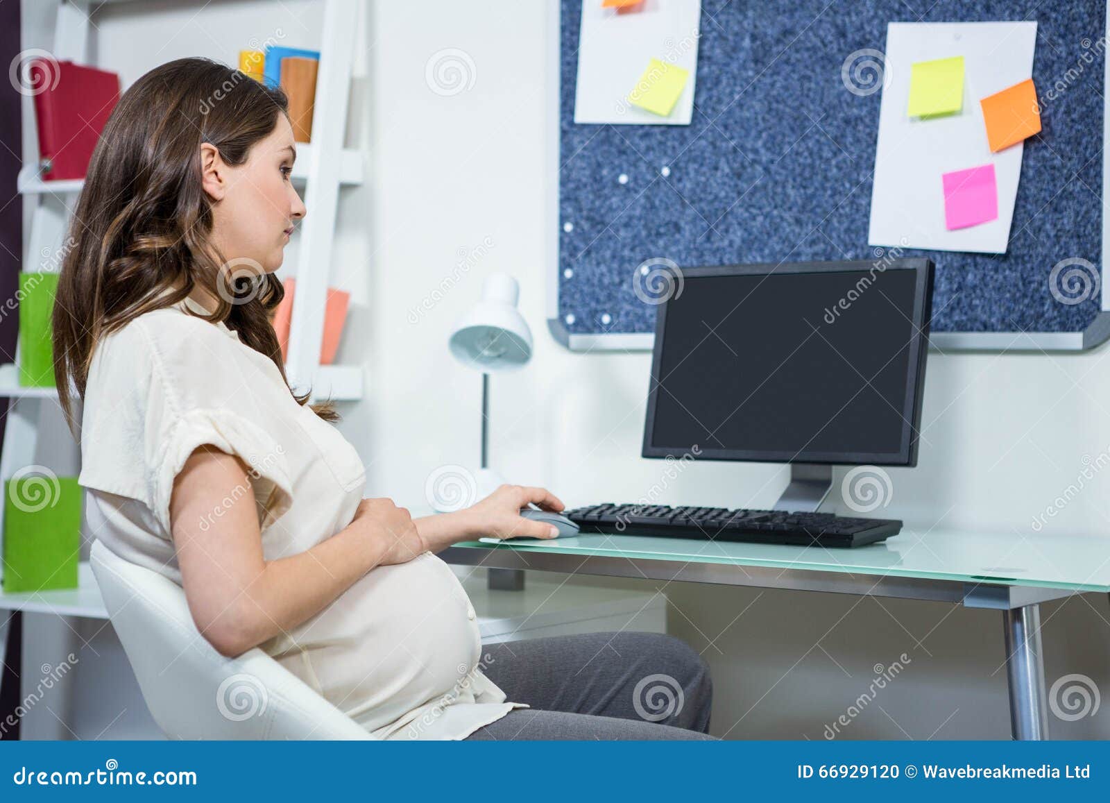 Pregnant Woman Using Computer Stock Photo - Image of adult, chair: 66929120