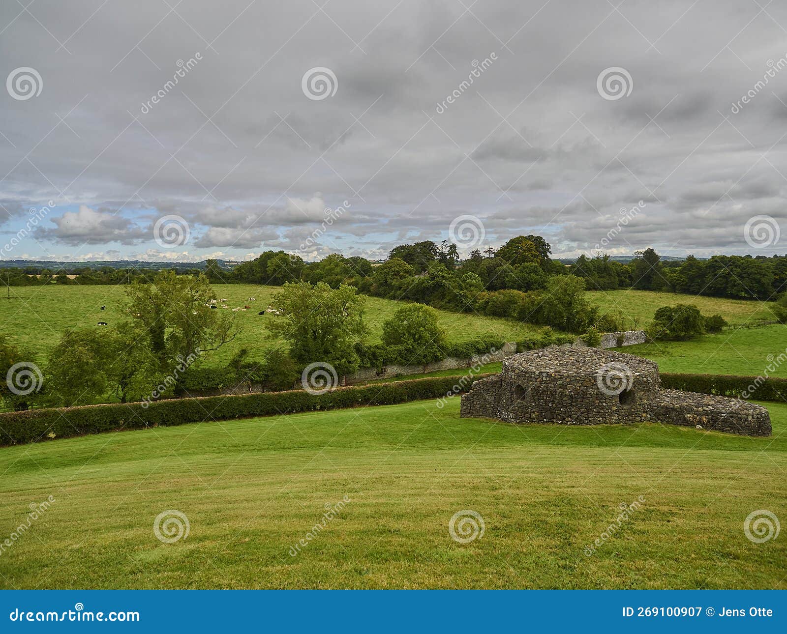 Prehistoric Tomb in the Countryside of Ireland Stock Image - Image of ...