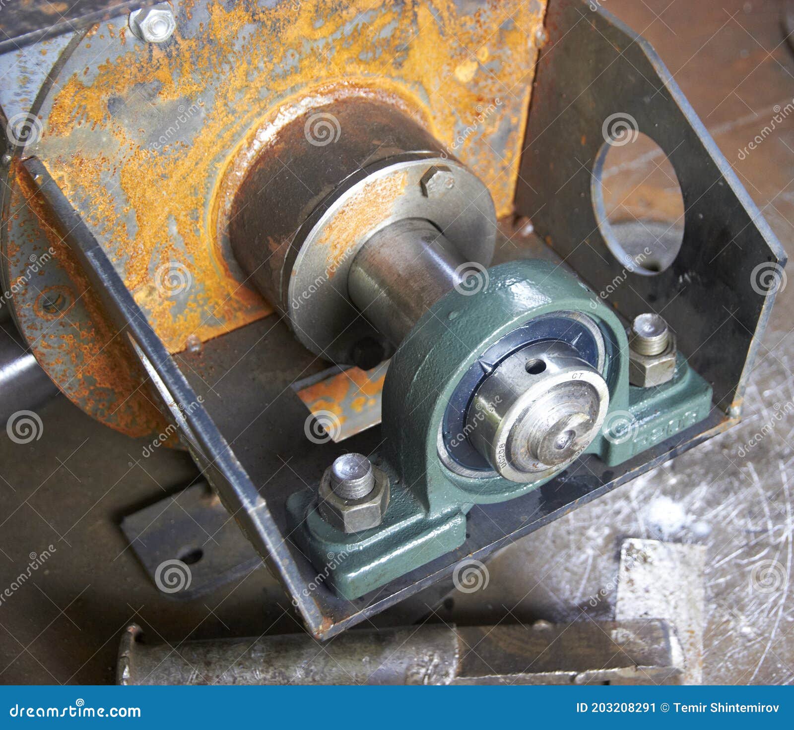 Preliminary Assembly of the Mechanism with an Installed Shaft and ...