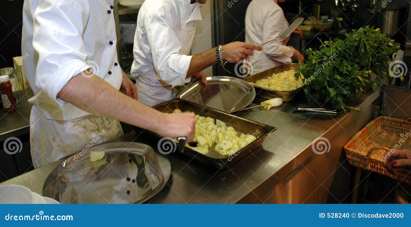 Preparación 2 del alimento foto de archivo. Imagen de cocinero - 528240