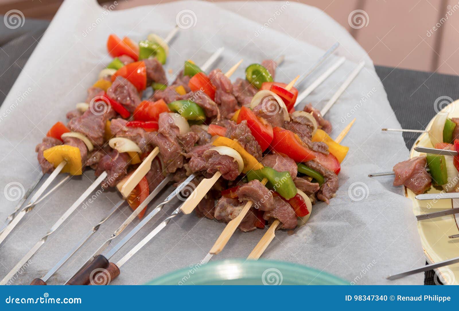 Preparaciones De Los Pinchos De La Carne Para La Barbacoa Foto de ...