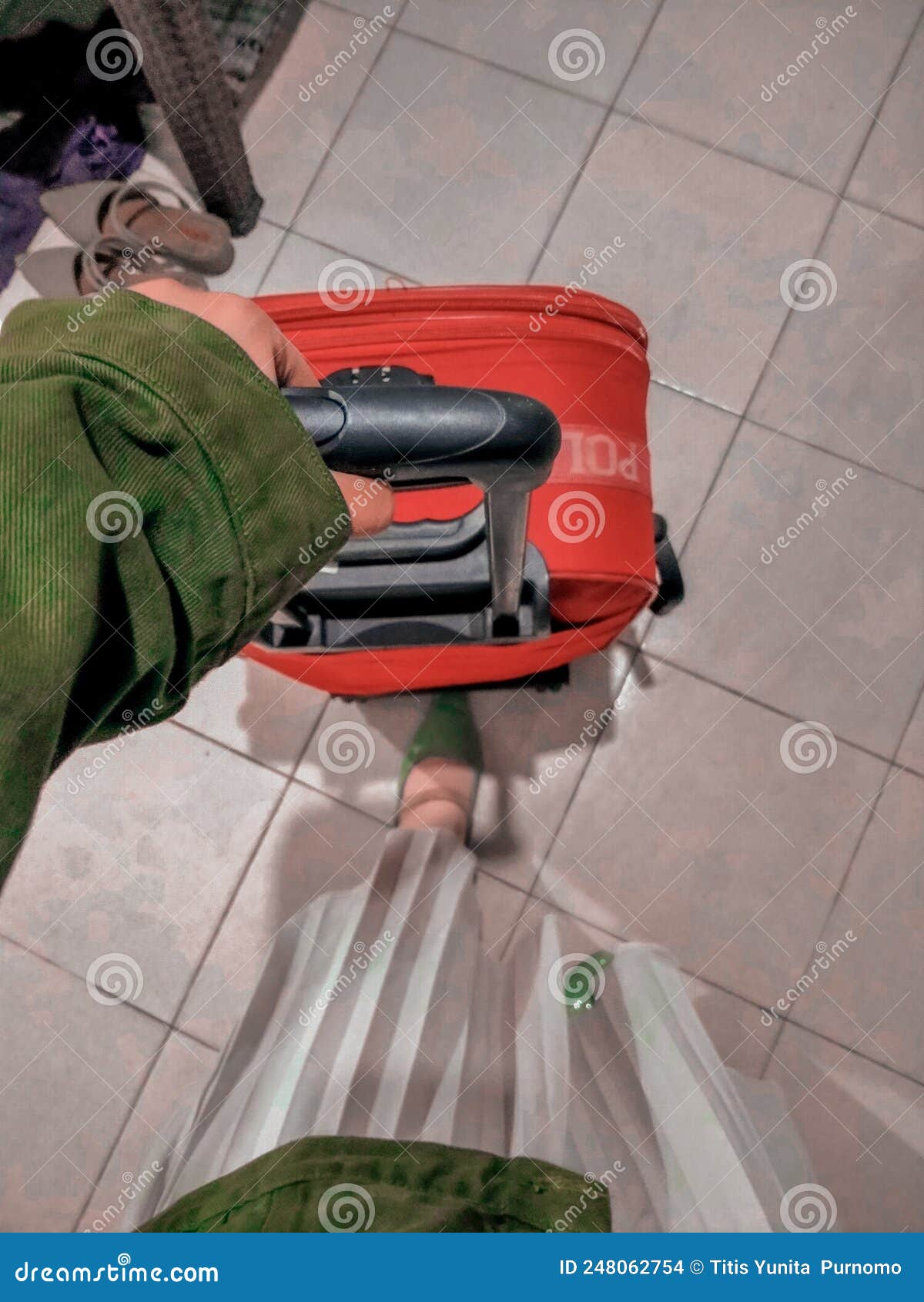 Preparar El Parachoques Para El Vuelo Foto de archivo - Imagen de ...